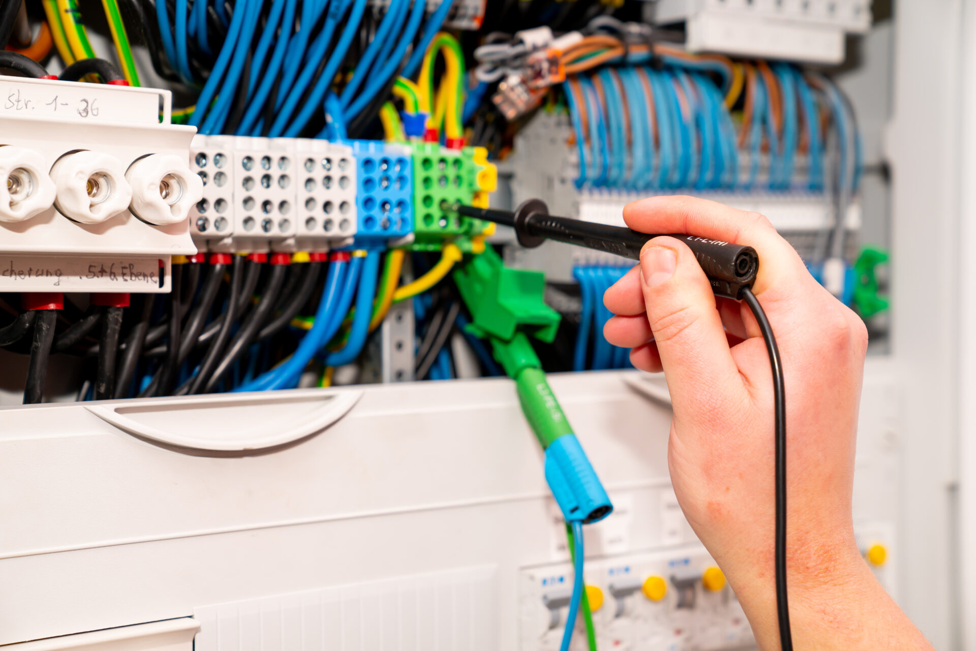 Den DGUV V3-Prüfprozess verstehen: Eine Schritt-für-Schritt-Anleitung